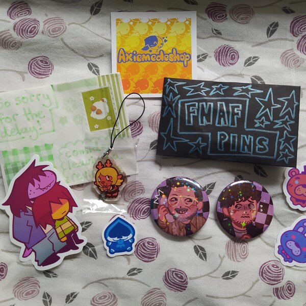 Holographic! Five Nights at Freddy's (FNAF) Movie Pins/buttons/badges ...