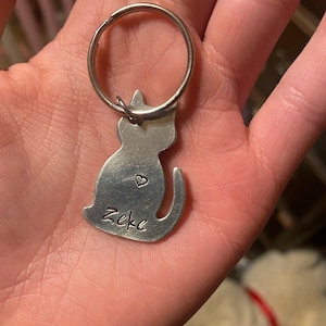 Cat Lover Keychain Add Your Cats Name or a Small Wording Cat Metal ...