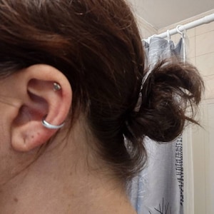 ASTM F136 Titanium Gem and Smooth Crossover Conch Clicker - Etsy