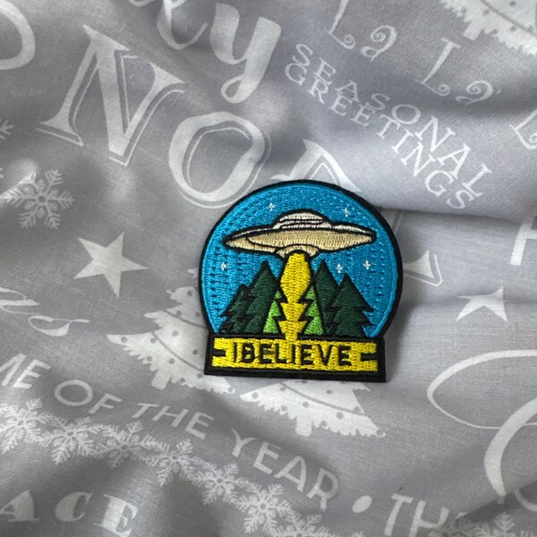 Mothman Track Don't Trap! Iron on Patch | Sew on Patch Applique, Embroidered Patches - Etsy