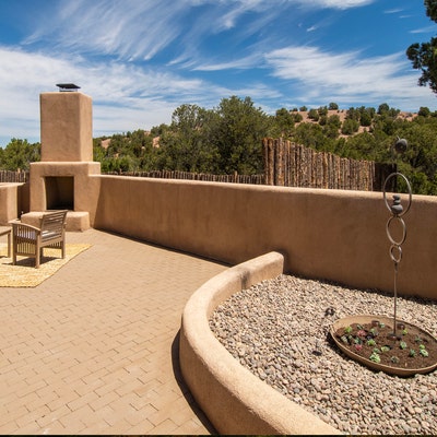 Garden Art Kinetic Wind Sculpture Yard Art Metal Garden Decor With Rock ...