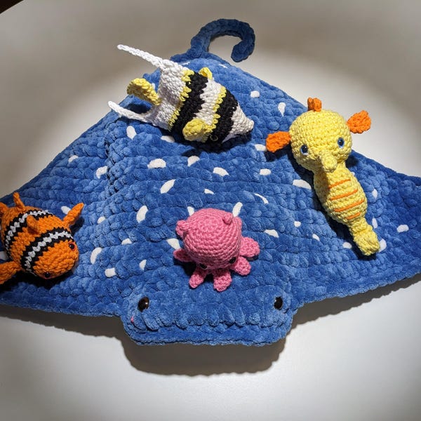 PATTERN PACK Mega Ray and 7 Sea Friends Patterns Ray, Angelfish, Blue ...