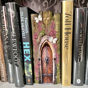 Custom Single Book Bookshelf Insert Samples/one Antiqued and Distressed ...