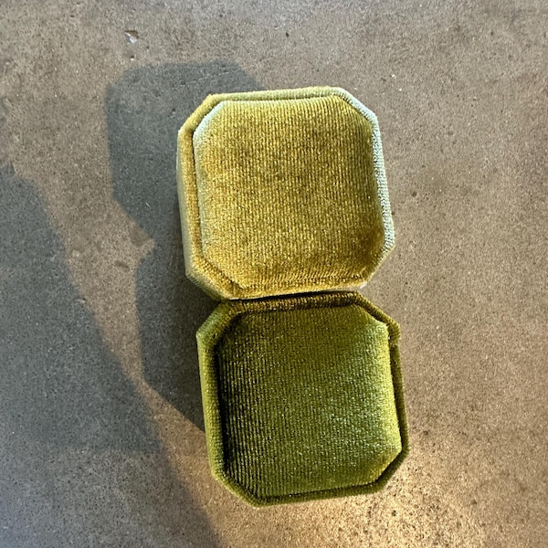 Square Velvet Jewelry Box by Caitlyn Minimalist • 1, 2, & 3 Slot Ring ...