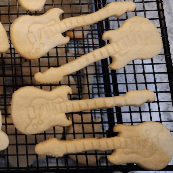 Electric Guitar Cookie Cutter - Bake Musical Stringed Instrument ...