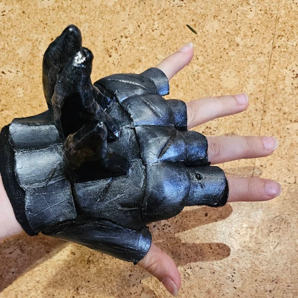 EVA Foam Knight Gauntlet Template - Etsy