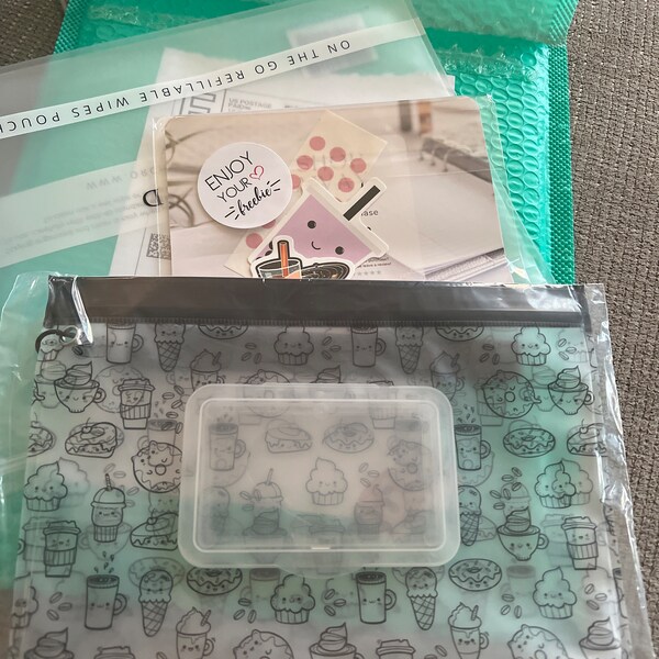 Wet Wipes Mini Pouch Baby Travel Mini Wipe Case Mini Wet Wipe Dispenser ...