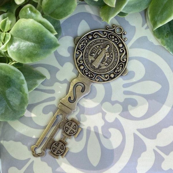 Large Sculpted Brass Tone St Benedict Key Religious Medal 5"/ Llave Con ...