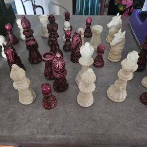 Made to Order Chess Set, Royal Cats Design in a Jade and Stone Colour ...