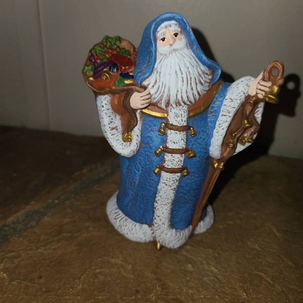 Creepy Hee Hee Ghost Looking up Standing on Skulls Figurine Halloween ...