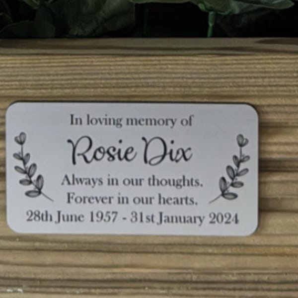 Bench Memorial Plaques in Gold and Silver - Engraved Personalised ...