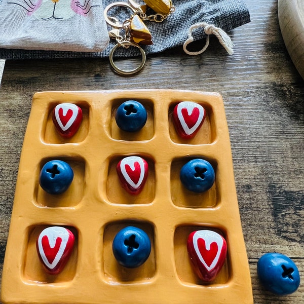 Waffle Tic Tac Toe Game Set With Strawberries and Blueberry Game Pieces ...