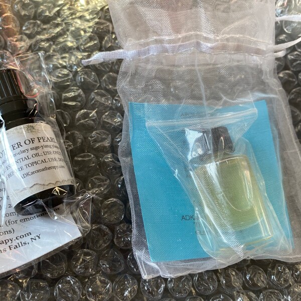 Stardust Essential Oil Blend. Geranium, Ylang Ylang Flowers, Lemon Balm ... Stardust Essential Oil Blend. Geranium, Ylang Ylang Flowers, Lemon Balm ...