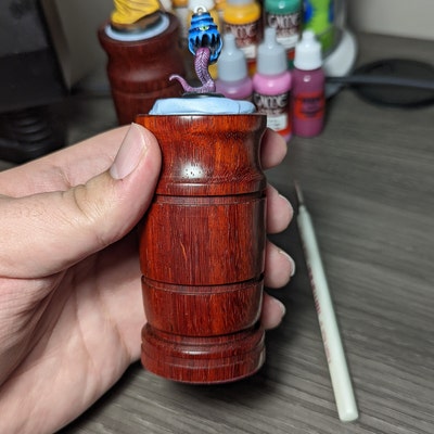 Phoebe Model Holder / Miniature Holder Holds Models up to 50mm Base ...