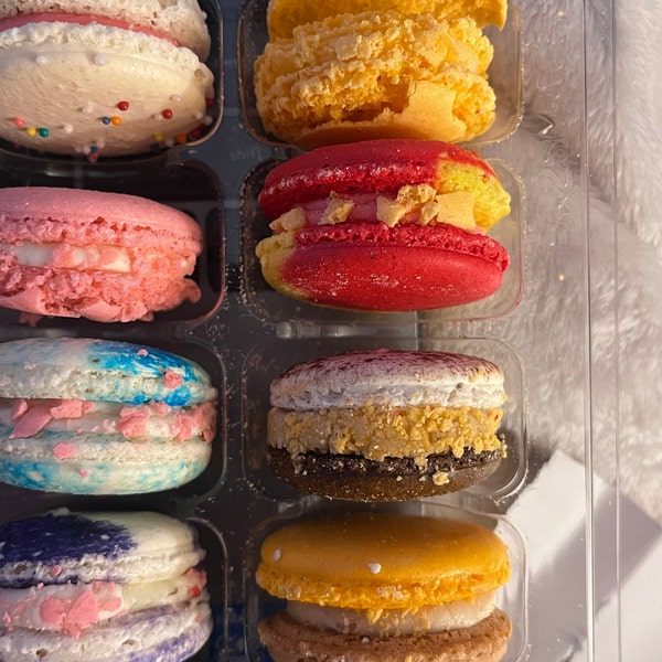 25 Pack Cherry Velvet French Macarons Vanilla Flavor - Etsy