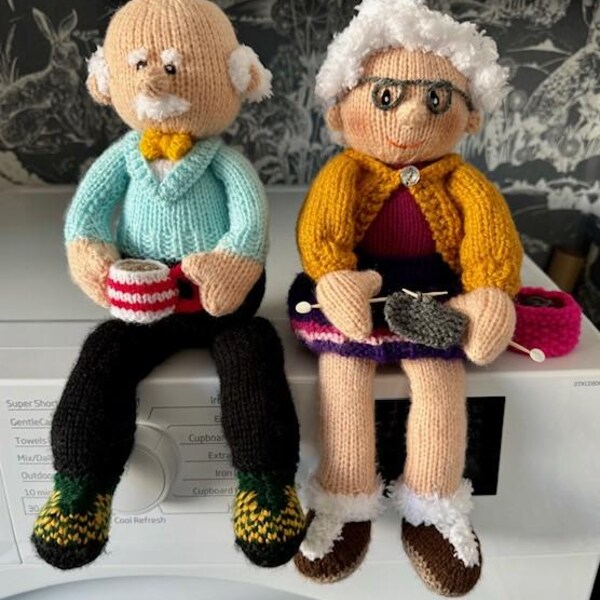 Knitting Pattern. PDF Digital Download. Mrs Claus Shelf Sitter Pattern ...