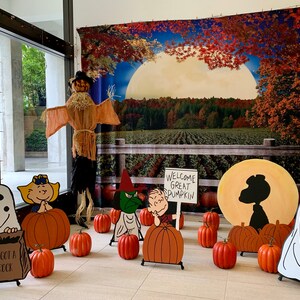 Peanuts Yard Art/ Outdoor Decor/its the Great Pumpkin Charlie Brown ...