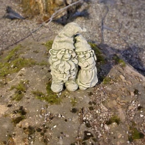 Love Gnomes Statue Concrete Garden Gnome Statues Cement Figurine ...