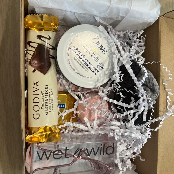 Preppy Pink Gift / for Her / Southern Gifts / Punchy Beauty Package ...