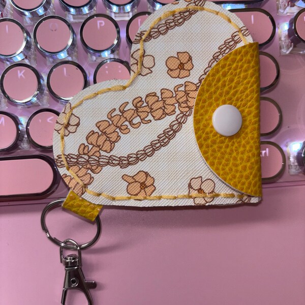 Heart Coin Purse SVG, Doily Valentine Keychain Coinpurse Template ...