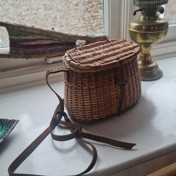 Large Wicker BACKPACK Leather Straps Market Basket Foraging Shoulder ...