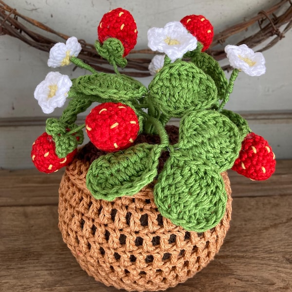 Crochet Strawberry Plant Pattern: Amigurumi Flowers PDF - Etsy