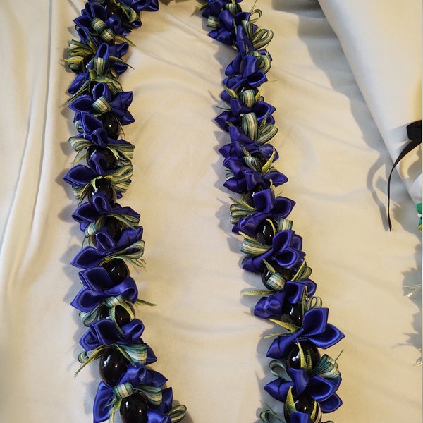 Orchid and Kukui Leaf Lei - Etsy