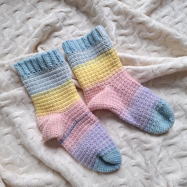 Easy Toe up Crochet Sock Pattern: Beginner Friendly 'step On’ Sock in ...