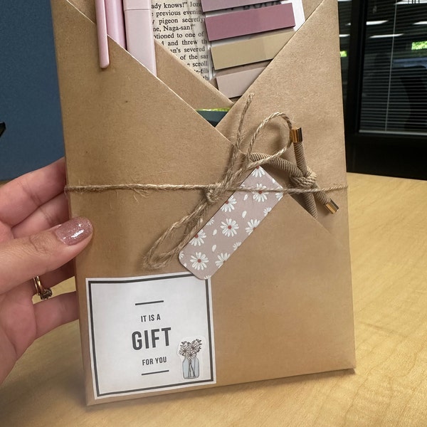 Blind Date With a Book / Gift for Book Lover / Reading Addict / Gift ...