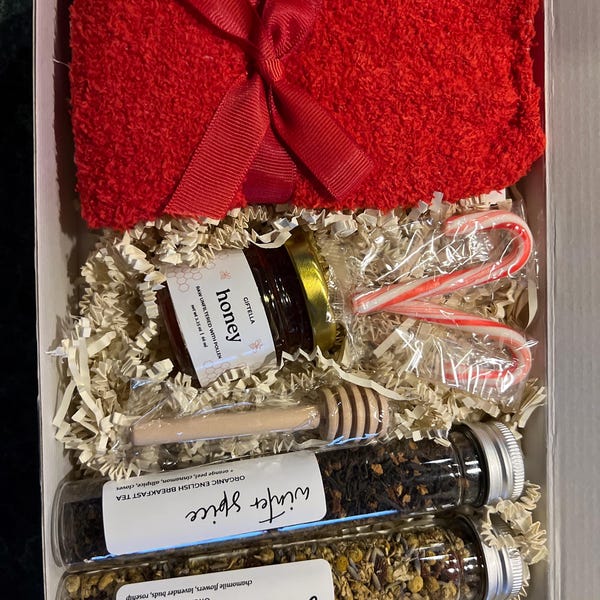 Expecting Mom Gift Box, New Mom Pregnancy Care Package, Future Mom Gift ...