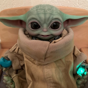 Grogu baby Yoda Space Macarons With Cookie Sleeve Magnetic Resin Cast ...