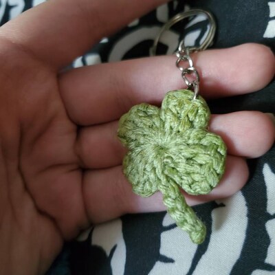 Crochet 4 Leaf Clover Keychain - Etsy