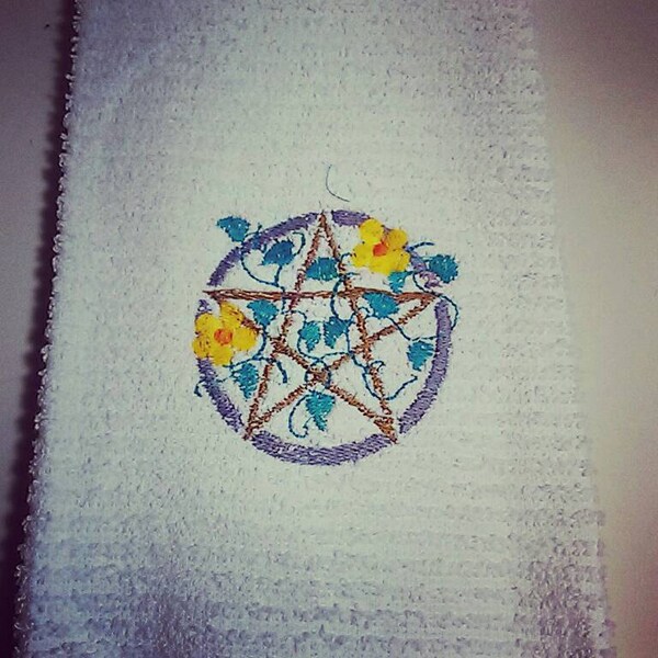 Pentacle Design, Wiccan Crafts, Pagan Crafts, Machine Embroidery, Pagan ...