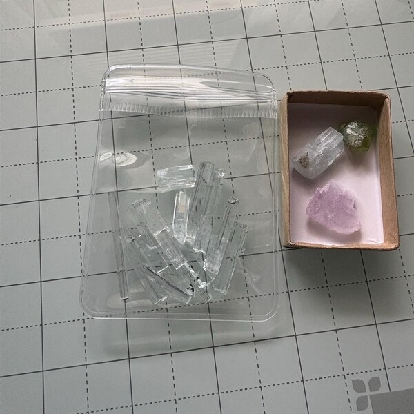 Herkimer Diamond , Pakimer Diamonds / Quartz. Mined in India. Natural ...