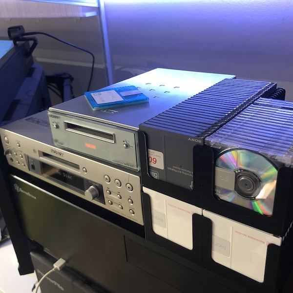 Minidiscs Not in Cases Tray (holds 60 Discs) Storage/holder/stand/rack ...