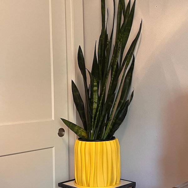 Planter Pot With Drainage, Lemon Yellow Wave Design for Small and Large ...