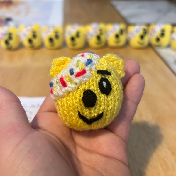 KNITTING PATTERN - Pudsey Bear and Blush Brooch / Badge - Etsy UK