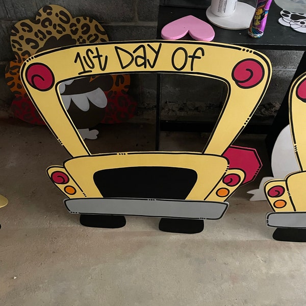 TEMPLATE: First and Last Day of School Template, School Bus Door Hanger ...