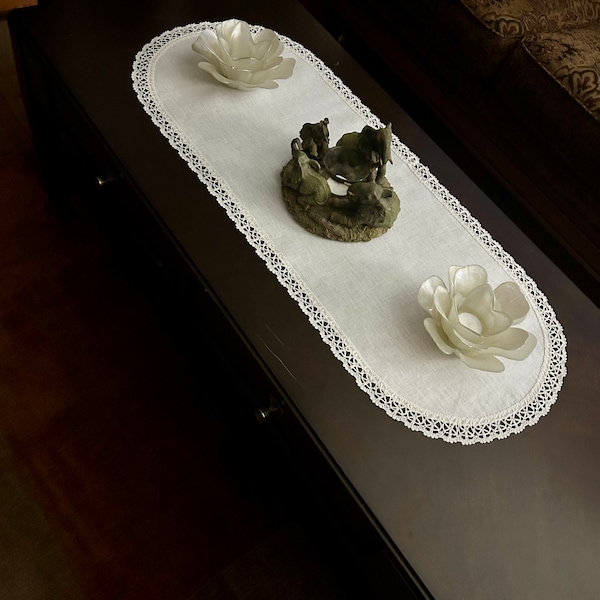 28 Inch Round Linen Table Topper With Lace Edge Small Round Tablecloth ...