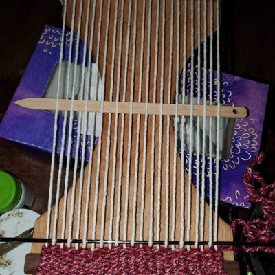 The minnow Small Hand Held Loom - Etsy