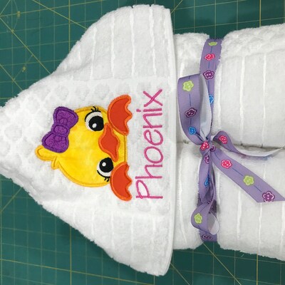 Applique and Embroidery Originals Digital Design 1607 Duck Peeker Girl ...