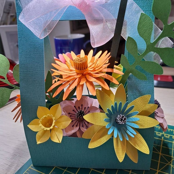 SVG Bundle to Cut Beautiful Flower Display Box in Three Sizes, Cricut ...