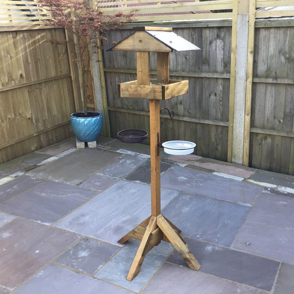 Bird Feeding Station Wooden Bird Table Slate Roof Wild Garden Bird Bath ...