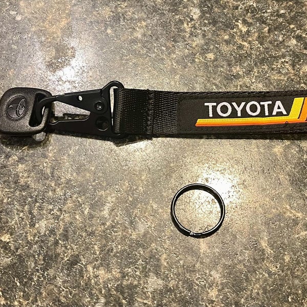 Vintage Heritage Stripes Toyota Keychain Lanyard, Metal Clip Key Ring ...