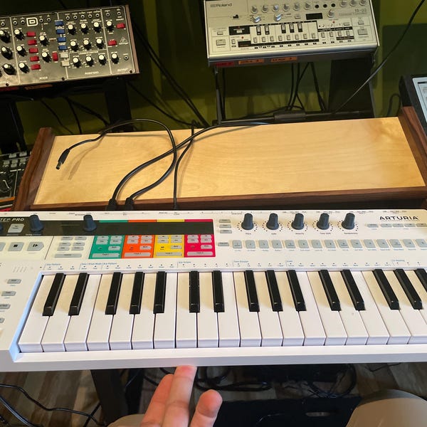 Arturia Keystep and Synth Rack Stand Behringer Pro-800, Model D ...