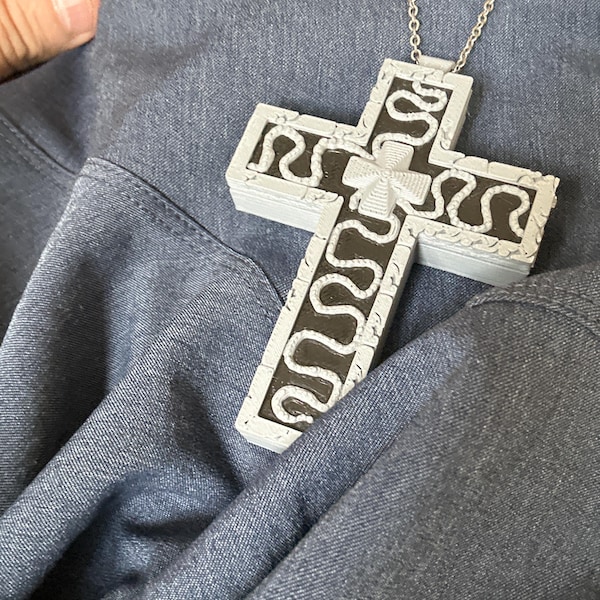 Thanos 230 - Squid Thanos Game & Cross Necklace With Secret Compartment ...