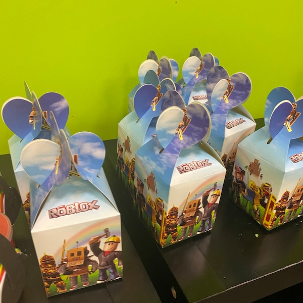 Roblox Party Favors With Silicone Wristbands, Balloons & Banner - Etsy