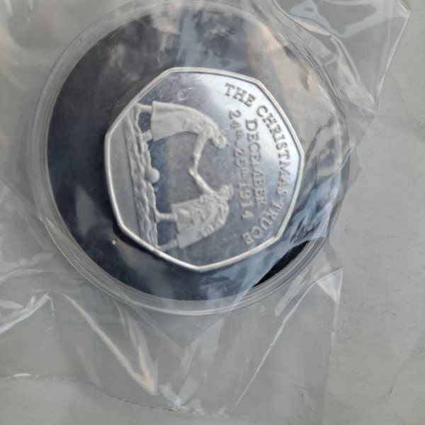 Pair of Boxed SOLAR SYSTEM Commemoratives in 50p Coin Display Case ...