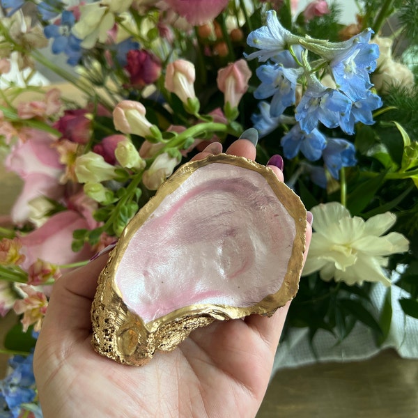 READY TO SHIP Decorative Oyster Shell Ring Dish, White and Gold Oyster ...