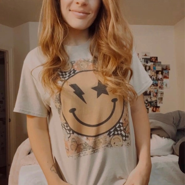 Smile Graphic Tee - Graphic Tee - Retro Vintage Tee - Trendy Tee ...